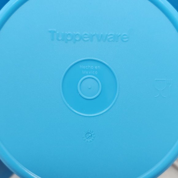 Tupperware | Kitchen | Tupperware Canisters 8pc Set Blue Base Liquid ...
